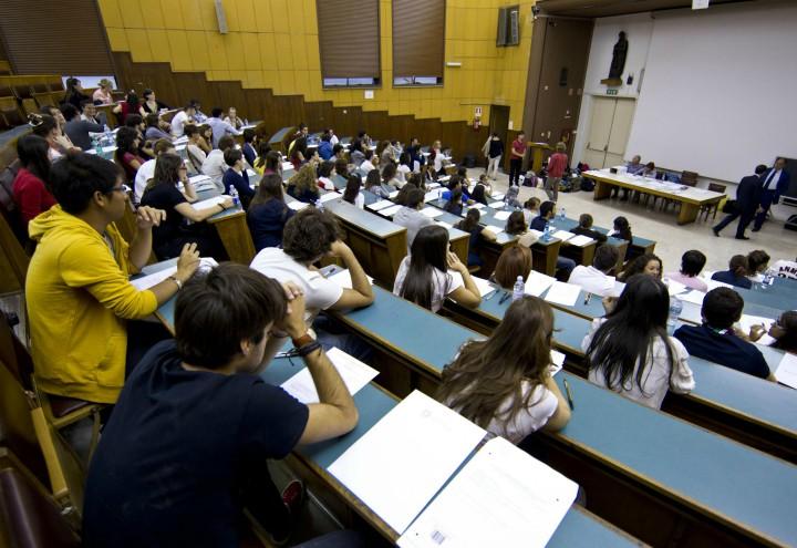 Professore licenziato per aver mostrato immagini Maometto/ Professore licenziato per aver mostrato immagini Maometto/