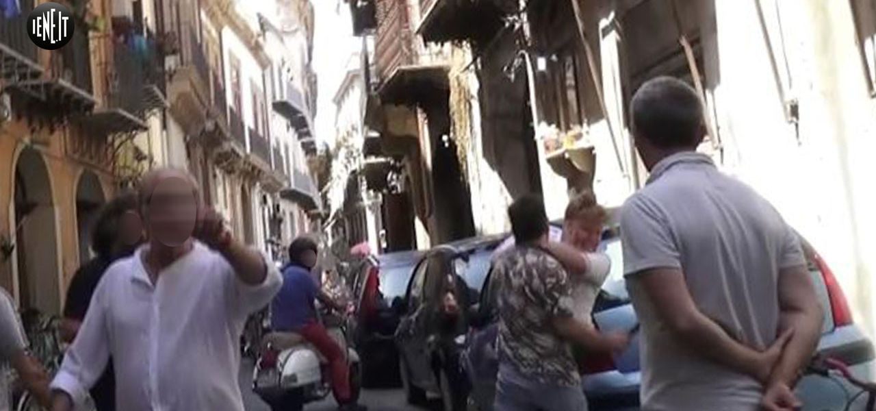 Ismaele La Vardera e operatore Iene massacrati di botte/ “Solo per ... Ismaele La Vardera e operatore Iene massacrati di botte/ “Solo per ...