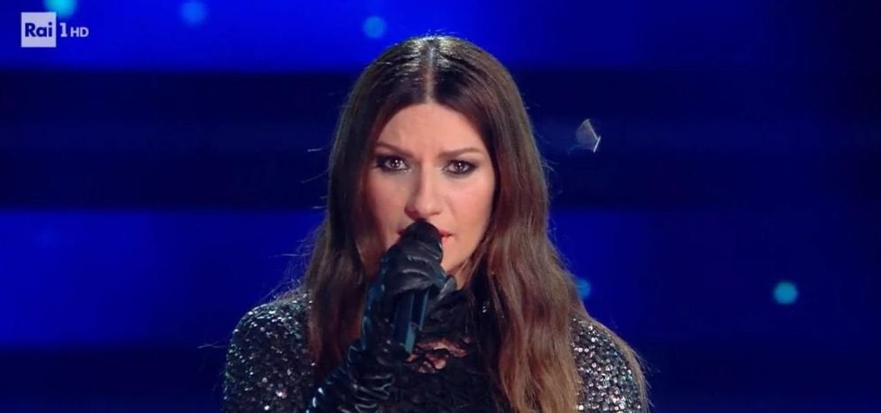 Laura Pausini non canta "Bella ciao" in tv/ Video "È una canzone molto politica"