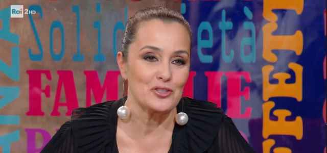 Roberta Capua "miss Italia? La vissi con ingenuità"/ "Pentita di non avere laurea"